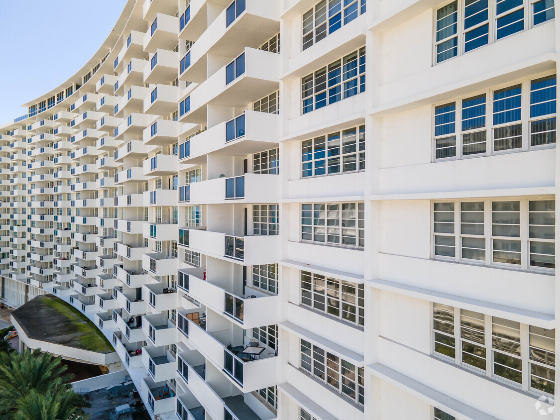 DECOPLAGE Condo – FloridaDoc